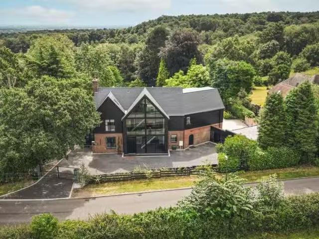 6 bedroom detached house for rent in Lombard House, Burley Lan.