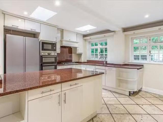 6 bedroom detached house for rent in Longcross Road, Longcross.