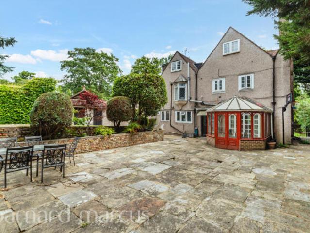6 bedroom detached house for rent in London Road, Wallington, SM6