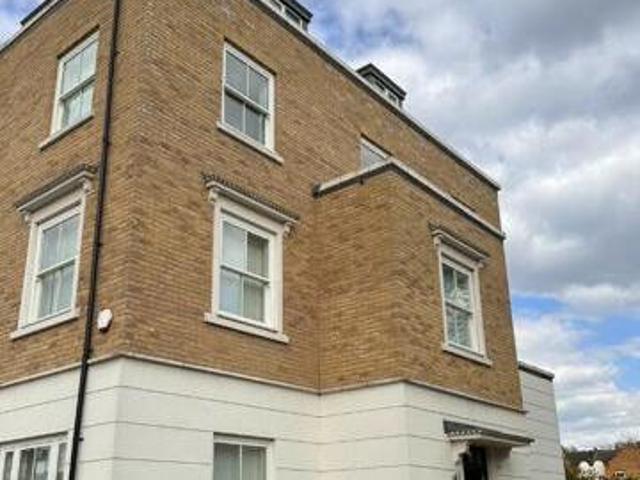 6 Bedroom Detached House For Rent In London