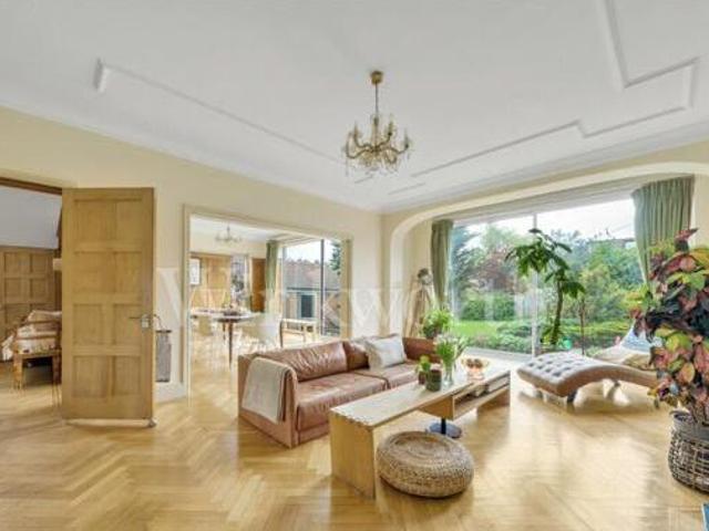 6 Bedroom Detached House For Rent In London