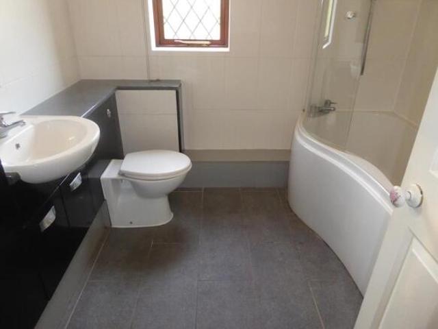 6 bedroom detached house for rent in Lavenham Drive, Biddenham, MK40