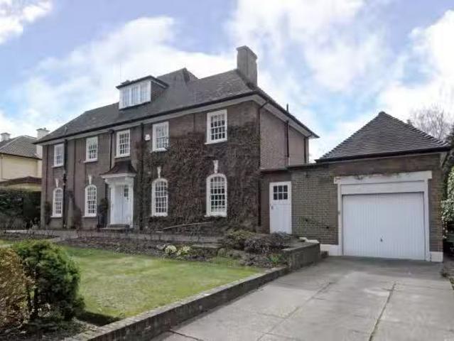 6 bedroom detached house for rent in Moor Park, Northwood, HA6