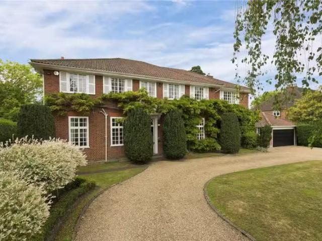 6 bedroom detached house for rent in New Road, Esher, Surrey.