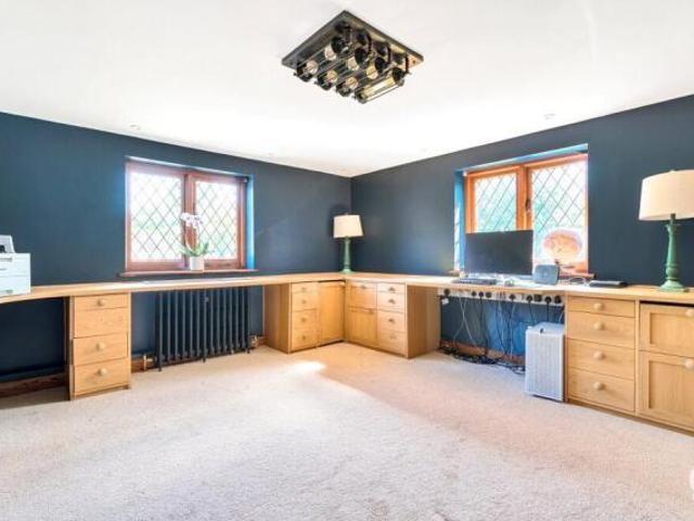 6 bedroom detached house for rent in South Green, Sittingbourne, Kent, ME9