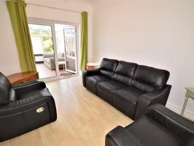 6 bedroom detached house for rent in Somerley Road, Winton, Bo.
