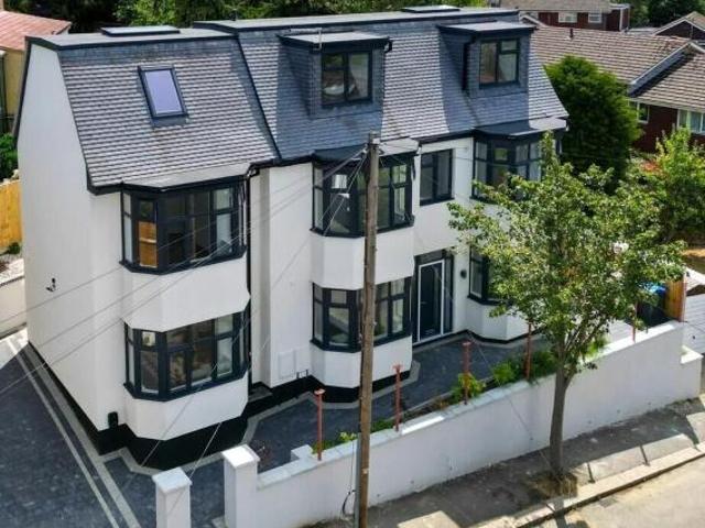 6 bedroom detached house for rent in SE19 3DG, SE19