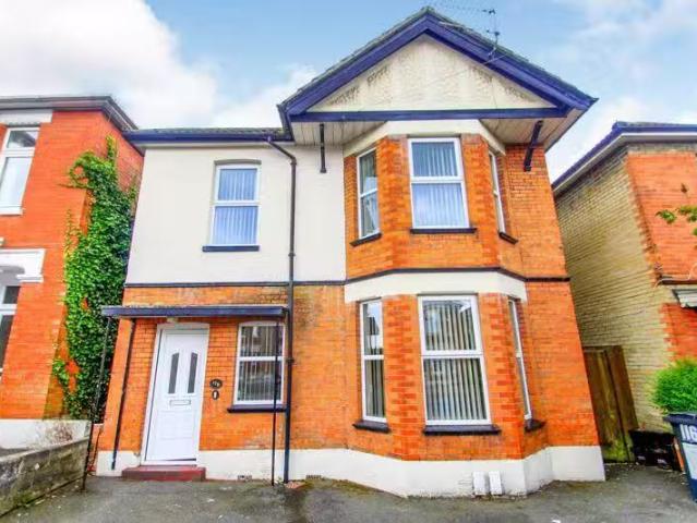 6 bedroom detached house for rent in Student Home, Winton, BH9