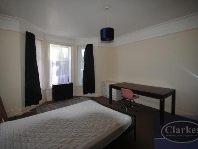 6 bedroom detached house for rent in Stanfield Road, Winton, BH9