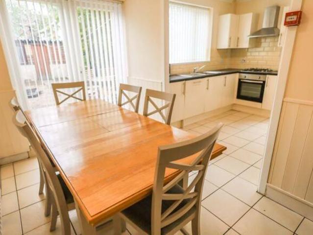 6 bedroom detached house for rent in Pine Road, Winton, BH9