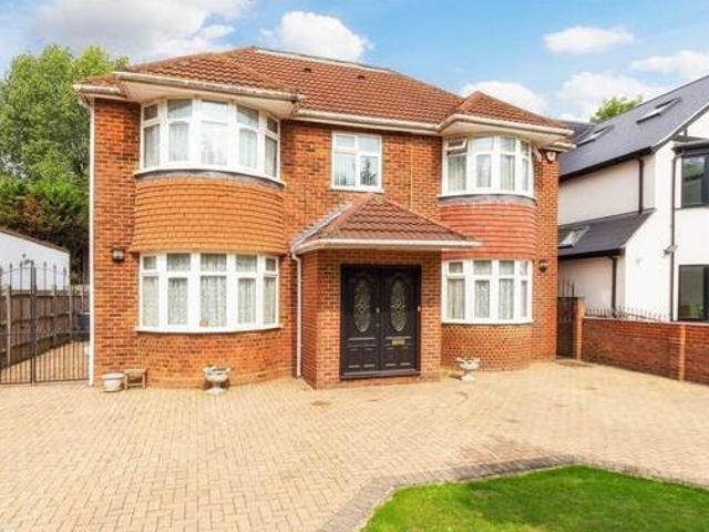 6 Bedroom Detached House For Rent In Richings Park
