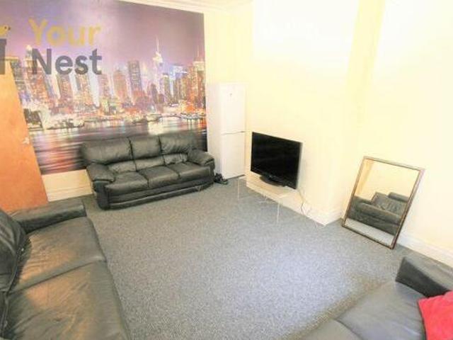 6 Bedroom Detached House For Rent In Woodhouse, Leeds