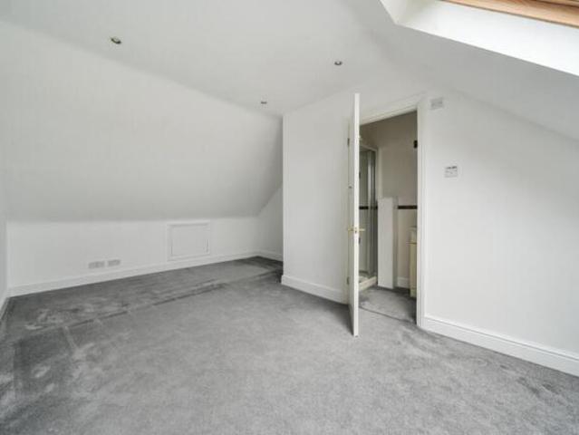 6 bedroom detached house for rent in Wagtail Walk Beckenham BR3