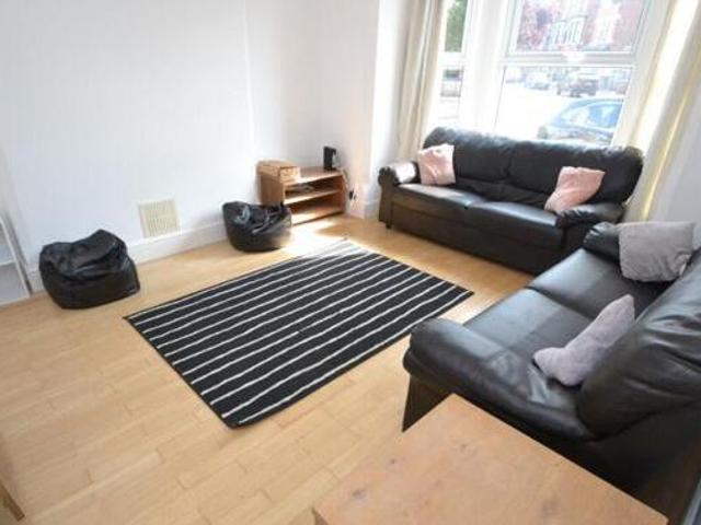 6 Bedroom Detached House For Rent In West Bridgford