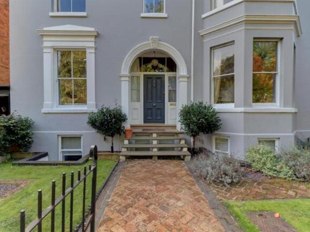 6 bedroom detached house for rent in Willes Terrace, Leamington Spa, CV31 1DL, CV31