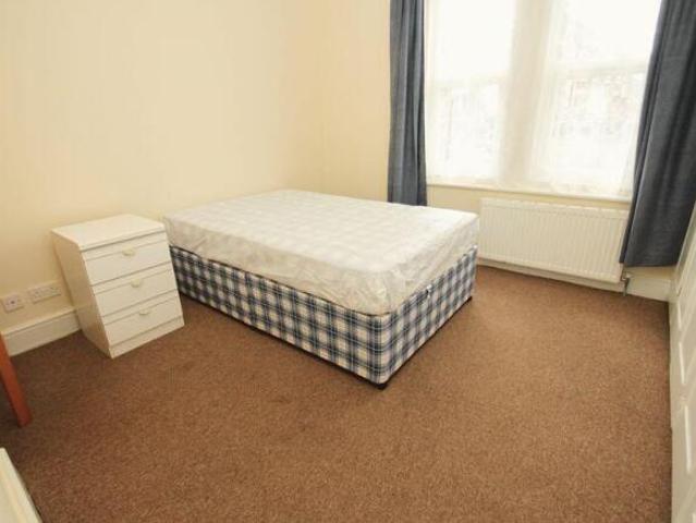 6 bedroom detached house for rent in Winton, Bournemouth, BH9