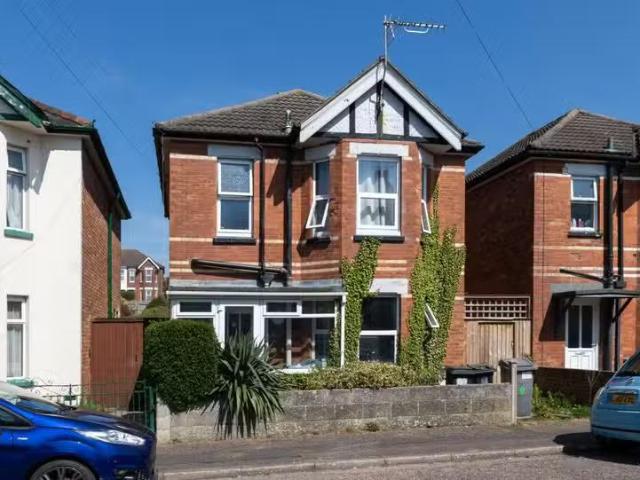 6 bedroom detached house for rent in WINTON Student House Calv.