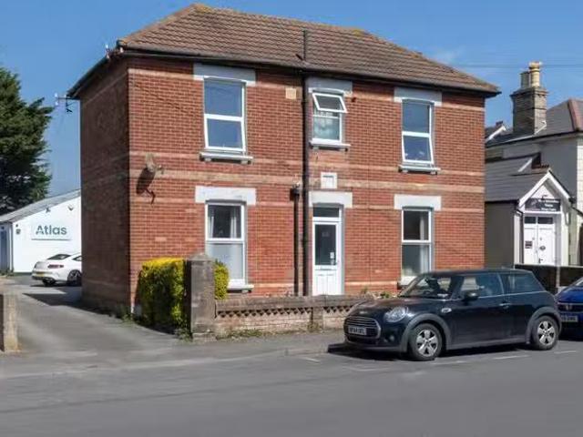 6 bedroom detached house for rent in Wycliffe RD FREE DELIVE.