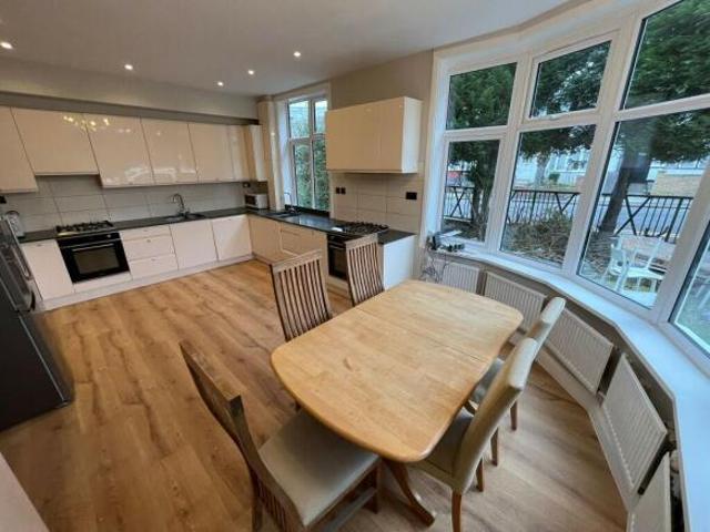 6 bedroom detached house for rent in The Drive, London, NW11