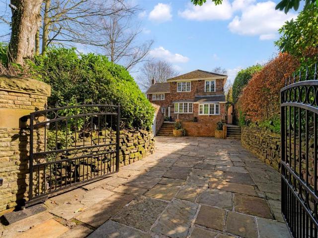 6 bedroom detached house for sale