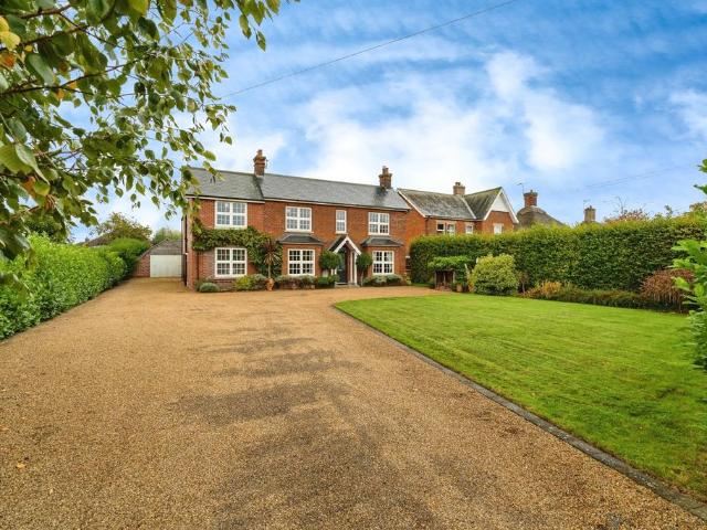 6 bedroom detached house for sale