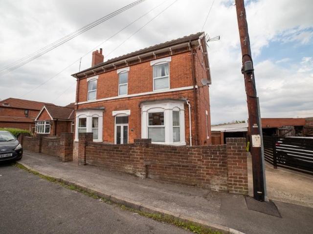 6 bedroom detached house for sale