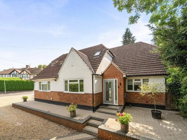 6 bedroom detached house for sale