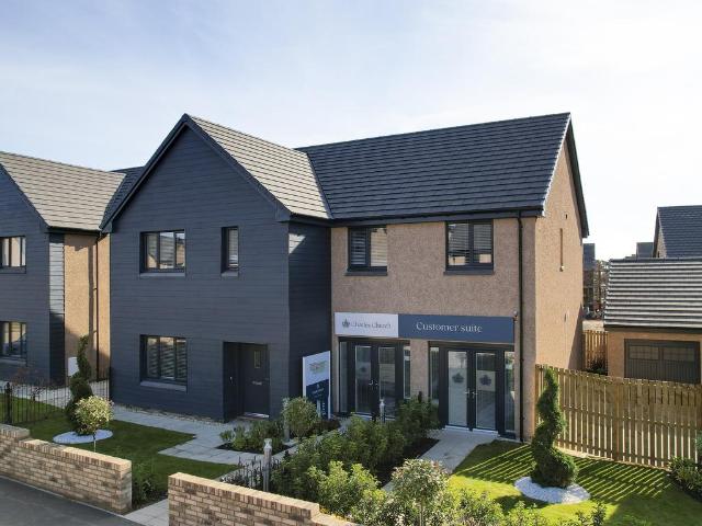 6 bedroom detached house for sale