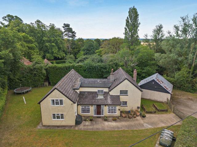 6 bedroom detached house for sale
