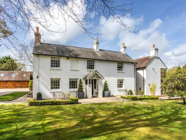 6 bedroom detached house for sale