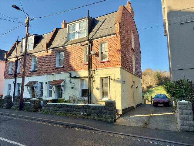 6 bedroom detached house for sale