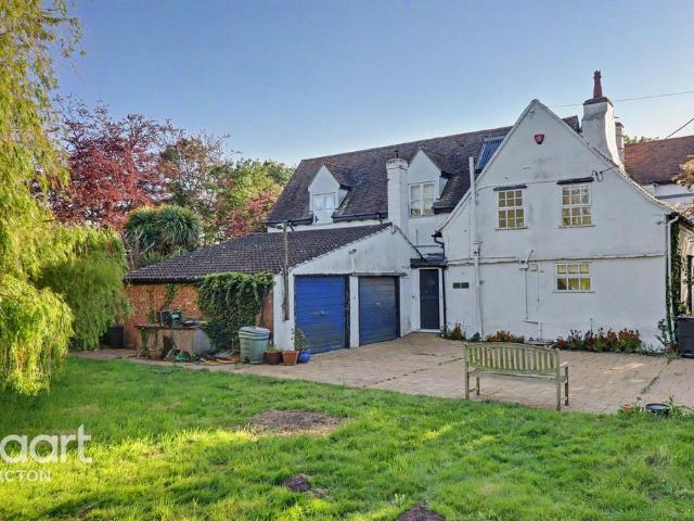6 bedroom detached house for sale