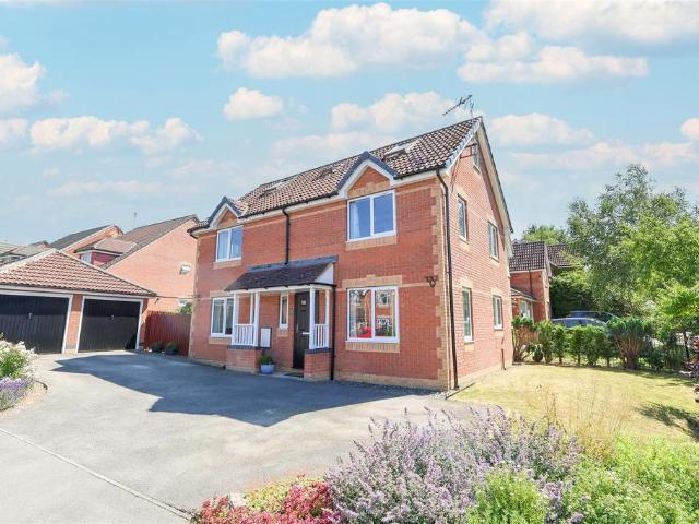 6 bedroom detached house for sale