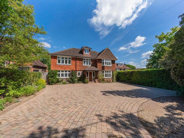 6 bedroom detached house for sale