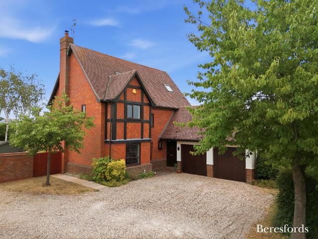 6 bedroom detached house for sale
