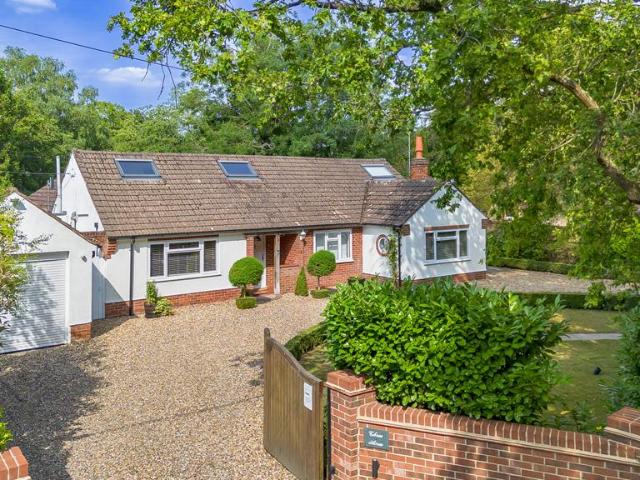 6 bedroom detached house for sale