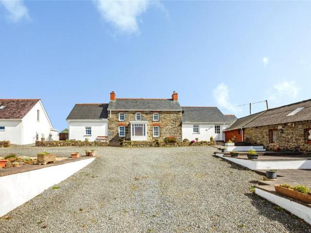 6 bedroom detached house for sale