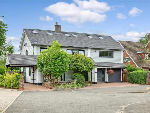 6 bedroom detached house for sale