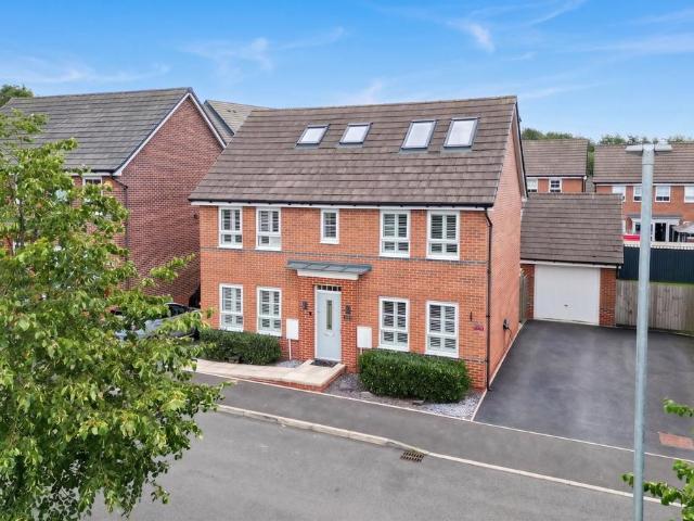 6 bedroom detached house for sale