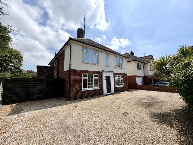 6 bedroom detached house for sale