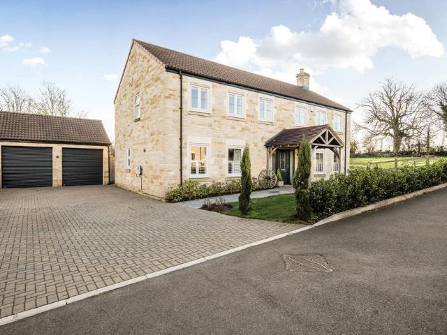 6 bedroom detached house for sale