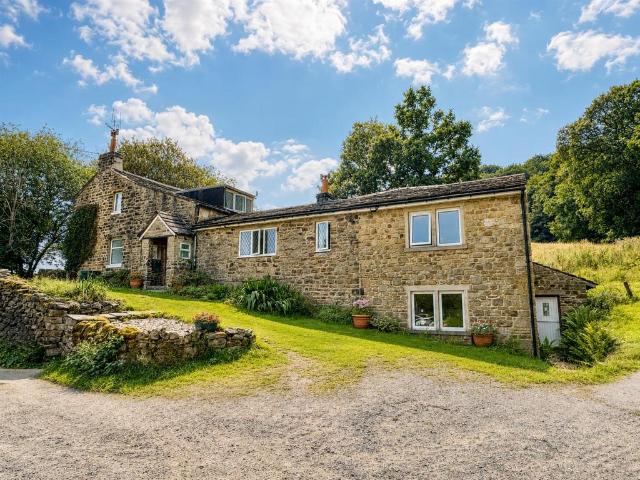 6 bedroom detached house for sale
