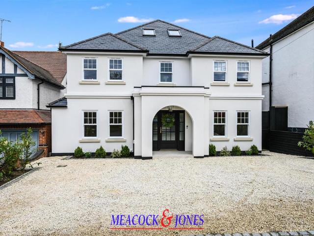 6 bedroom detached house for sale