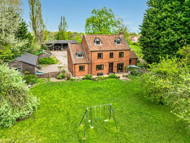 6 bedroom detached house for sale