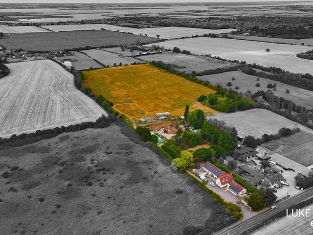 6 bedroom detached house for sale