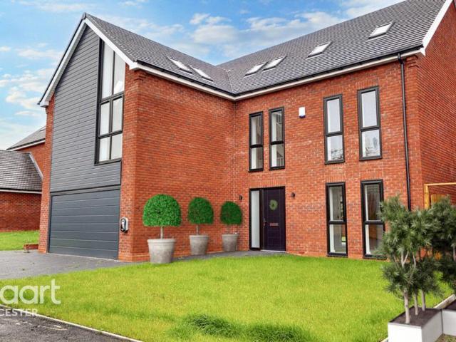 6 bedroom detached house for sale