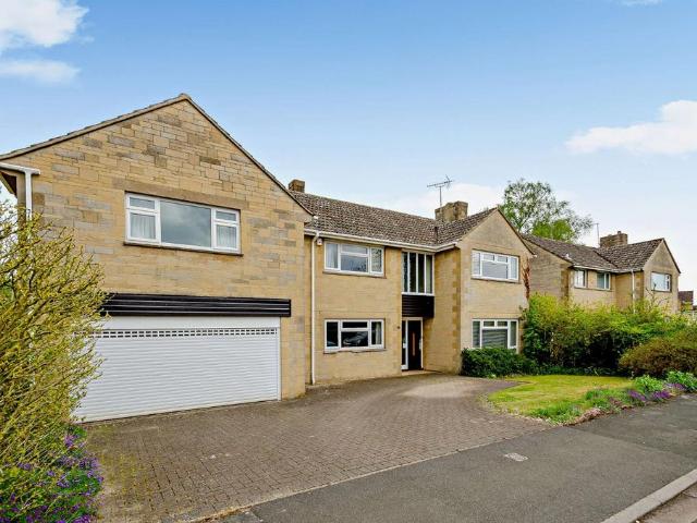 6 bedroom detached house for sale