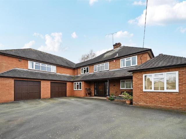 6 bedroom detached house for sale