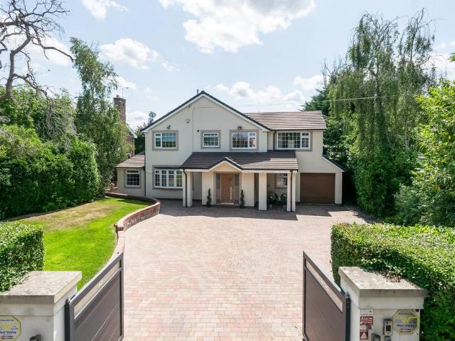 6 bedroom detached house for sale