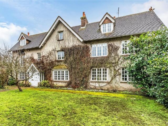 6 bedroom detached house for sale